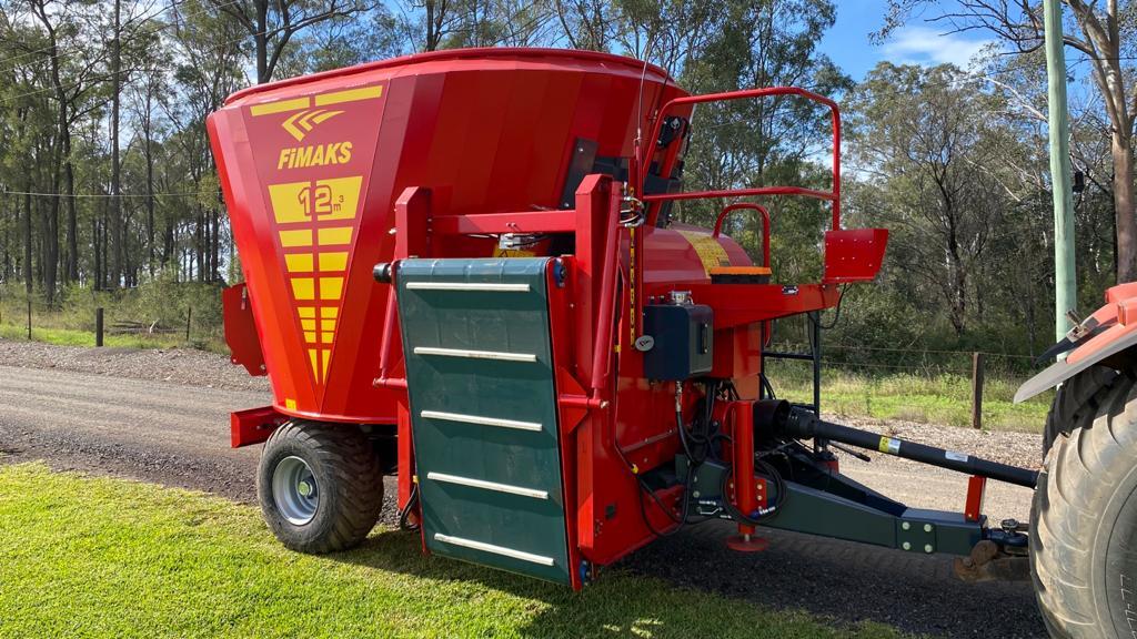 Buy Fimaks TMR Wagon for Dairy Feed Mixing
